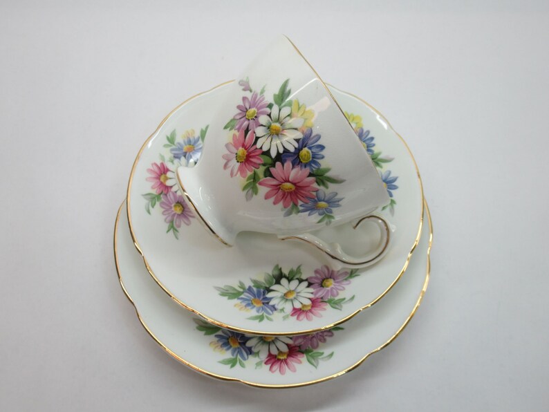 Vintage ROYAL STUART Daisy Fine China English Trio. - Etsy
