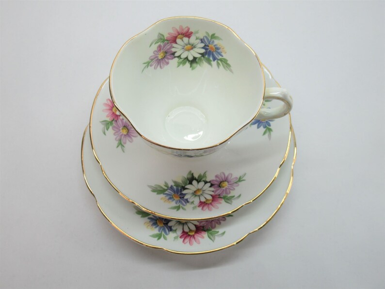 Vintage ROYAL STUART Daisy Fine China English Trio. - Etsy