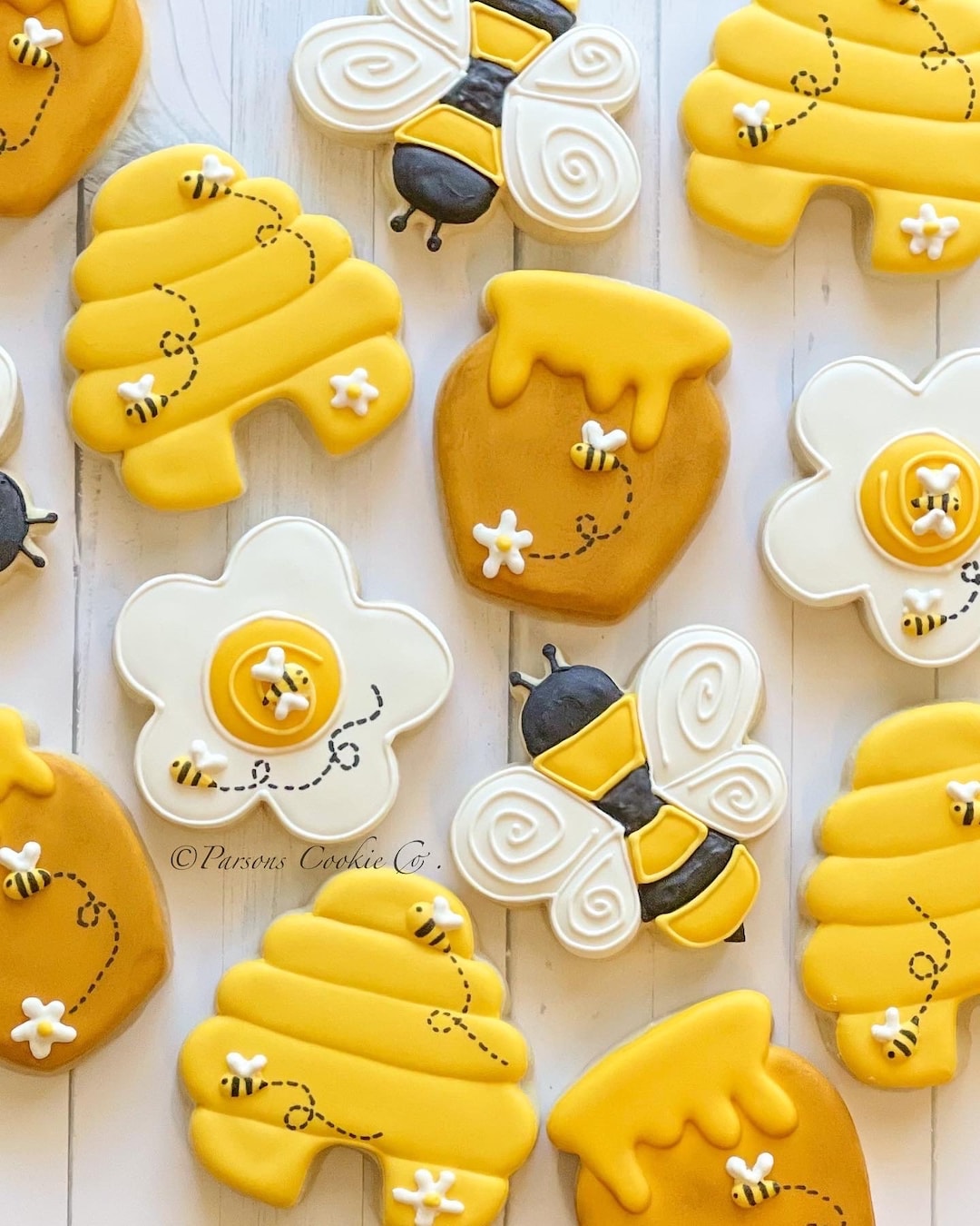 Bumble Bee Honey Beehive Honeycomb | Sugar Cookies | Royal Icing ...