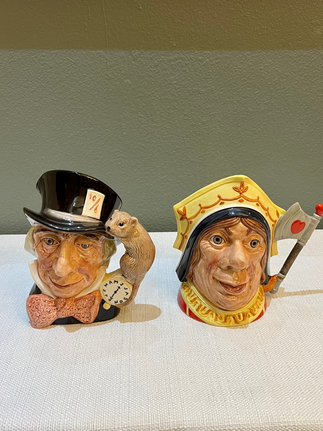 Royal Doulton Alice in Wonderland Toby Jugs Set 'the Red Queen' & 'the ...