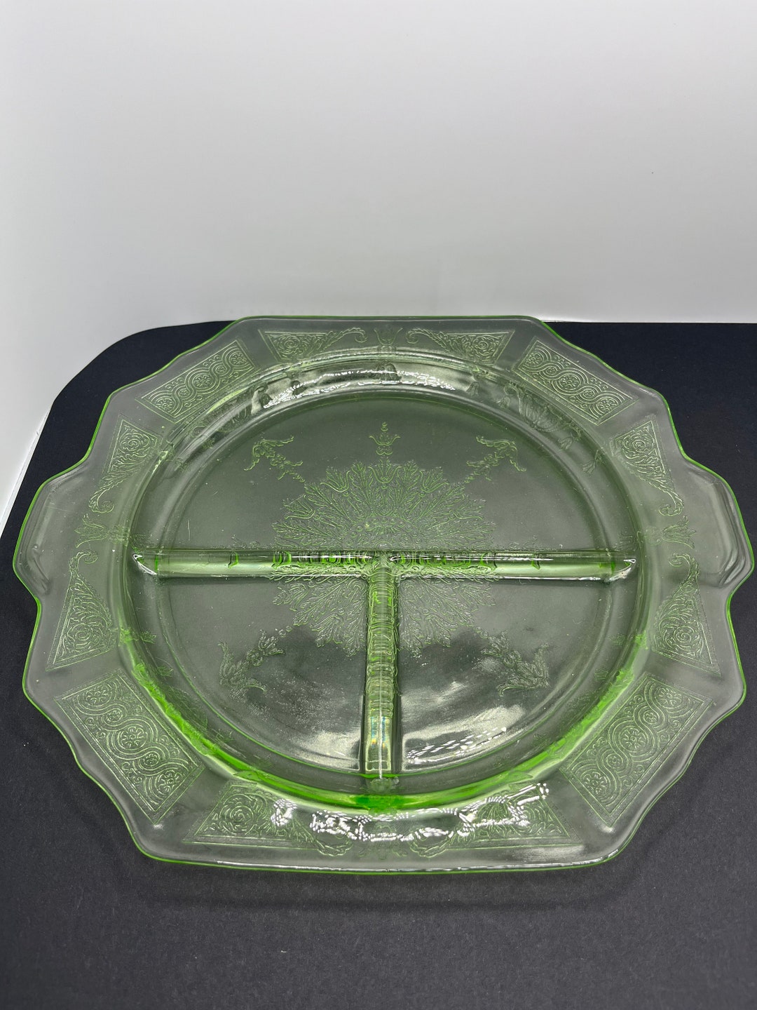 Vintage Uranium Glass Dinner Plates (one Large, One Medium) - Etsy