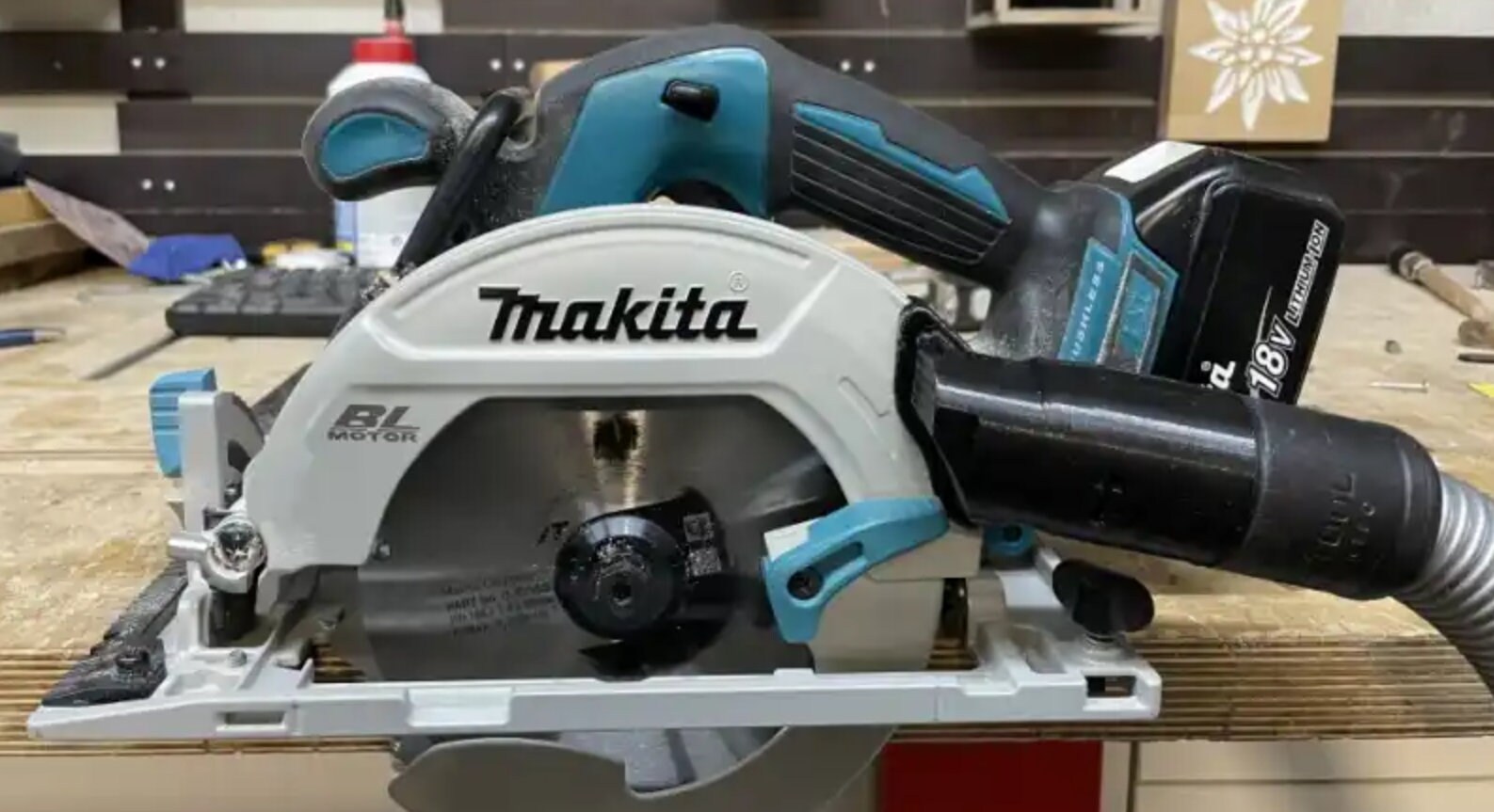 Makita Circular Saw Dust Collection Adapter for Standard Shop Vac Hoses ...