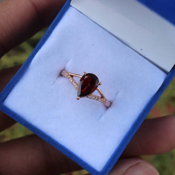 Garnet and Gold Ring - Etsy
