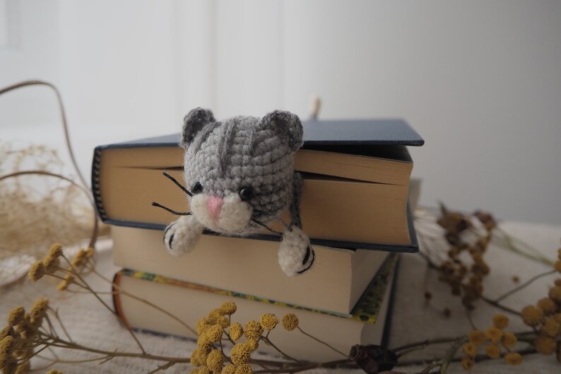 Crochet Gray Tabby CAT Bookmark, American Shorthair Cat, Book Lover ...