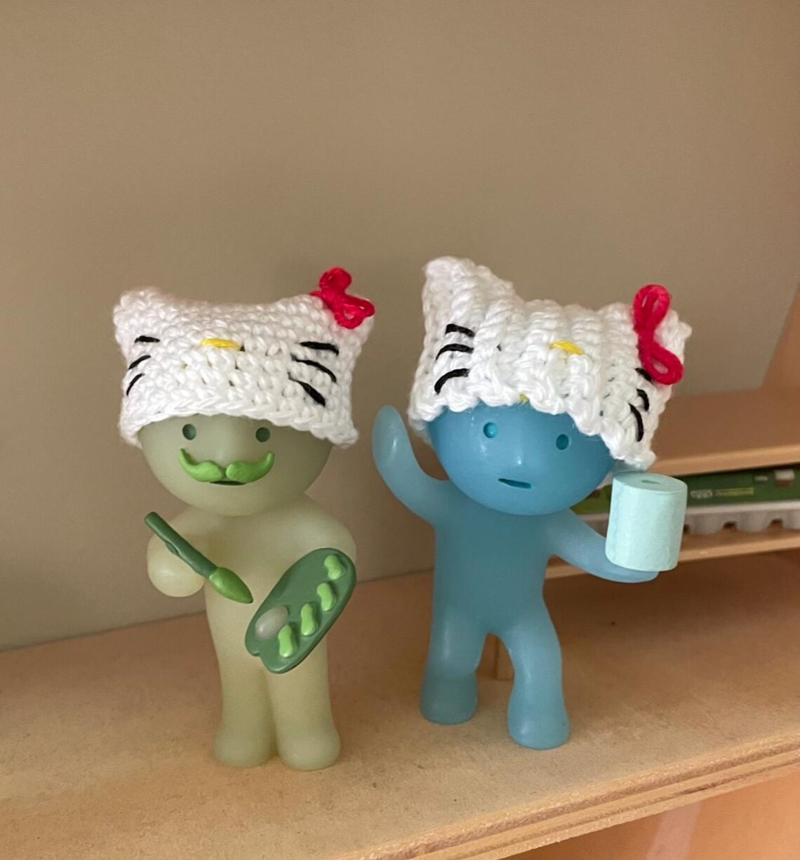 Crochet Cat Hat Pattern for Smiski Toy White Cat Bow Beanie Knit Look ...