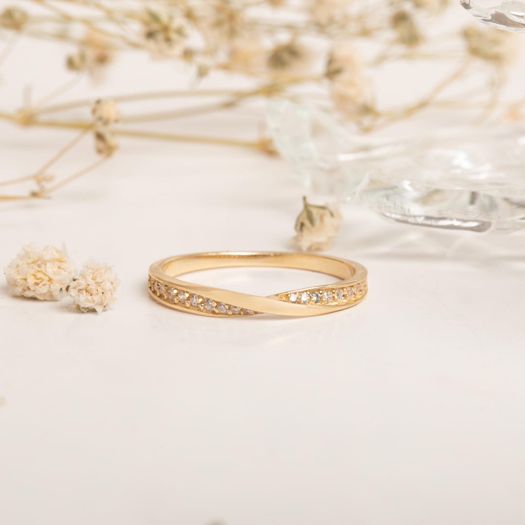 Mobius Twist Diamond or CZ Ring in 14k 18k Gold | Solid Gold Pavé ...