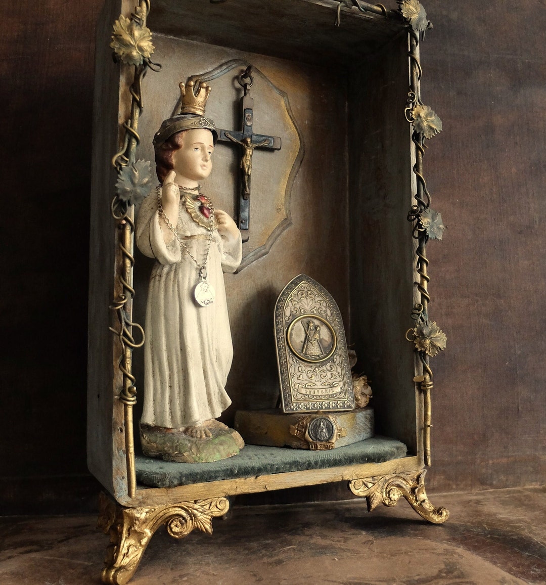 Religious Shrine/ Baby Jesus/ Wooden and Bronze / Reliquary Chapel - Etsy