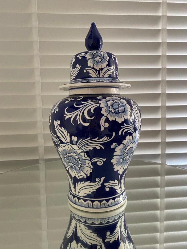 Ceramic Ginger Jar With Lid | Hanmade Blue and White Ceramic Vase With ...