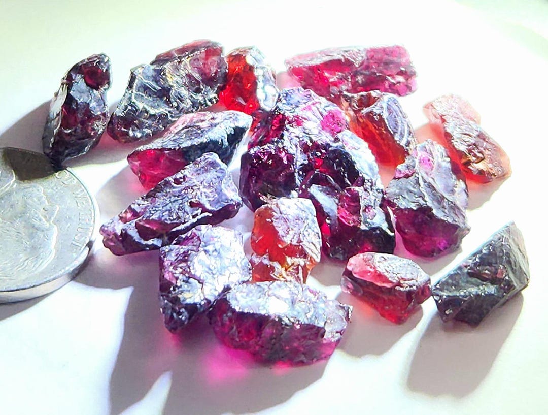 92.26 Total Carat Weight Rough Red Pyrope Facet Quality Garnet Crystal ...