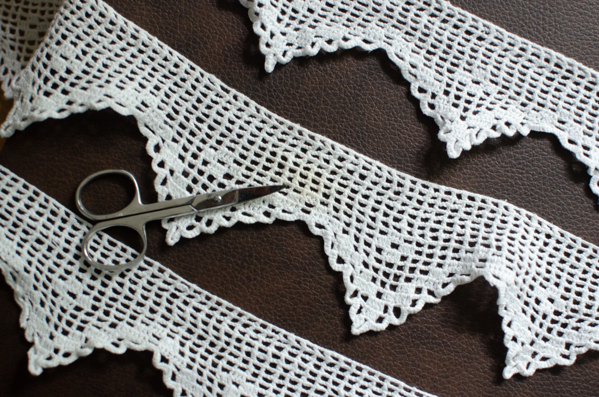 Antique Shelf Lace Trim. Vintage Lace Edging, Hand Knitted Crochet Lace ...