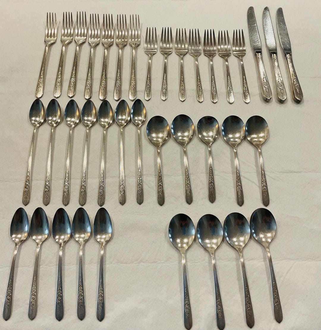 Vintage 1939 Oneida Royal Rose Flatware Set – 37-piece Nobility Plate ...