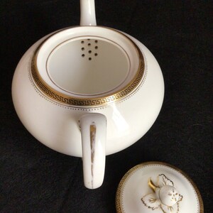 HARRODS Vintage White and Gold Teapot. Made in England by Plant Tuscan ...