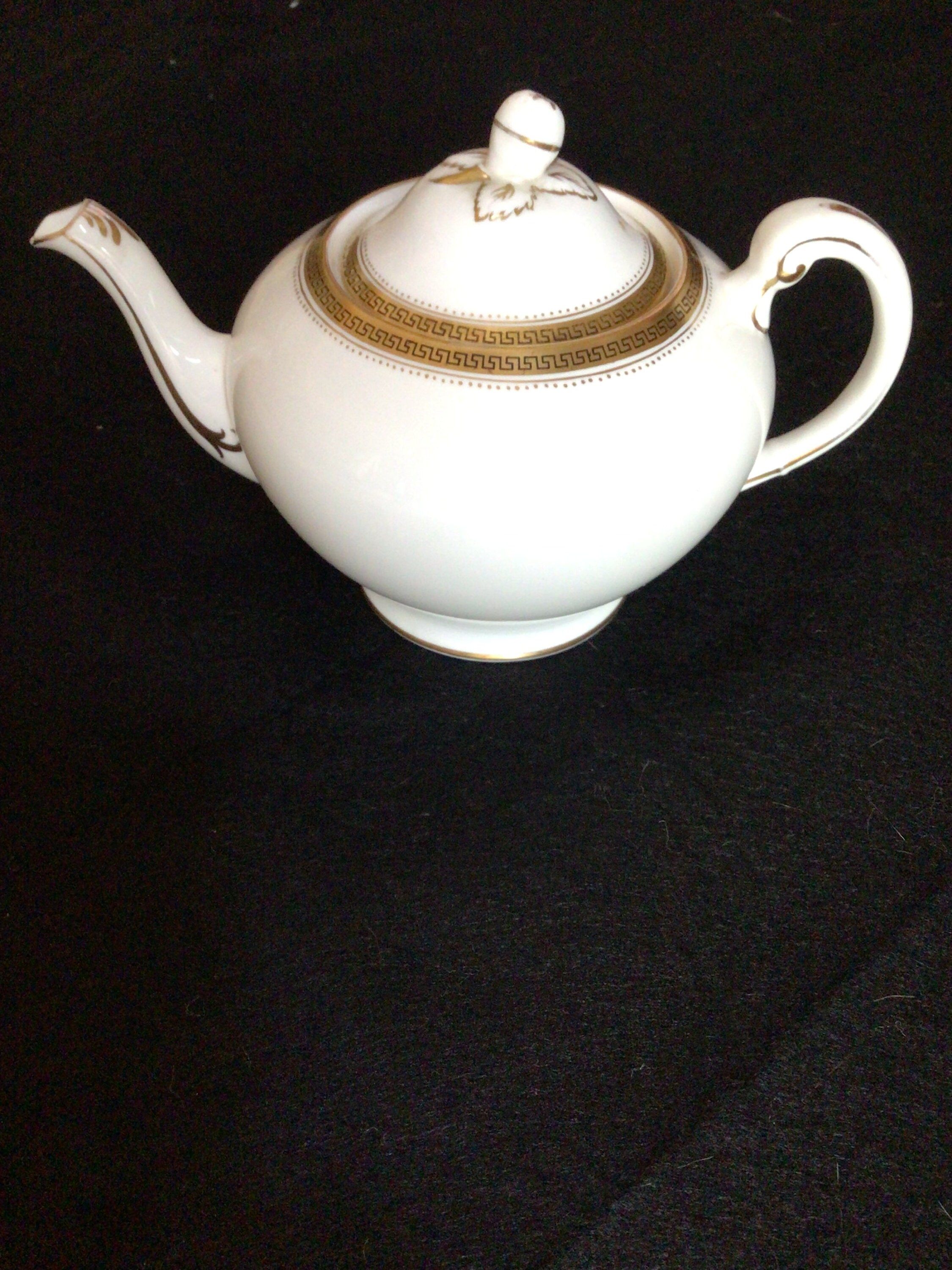 HARRODS Vintage White and Gold Teapot. Made in England by Plant Tuscan ...