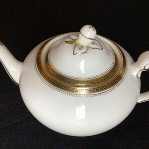HARRODS Vintage White and Gold Teapot. Made in England by Plant Tuscan ...
