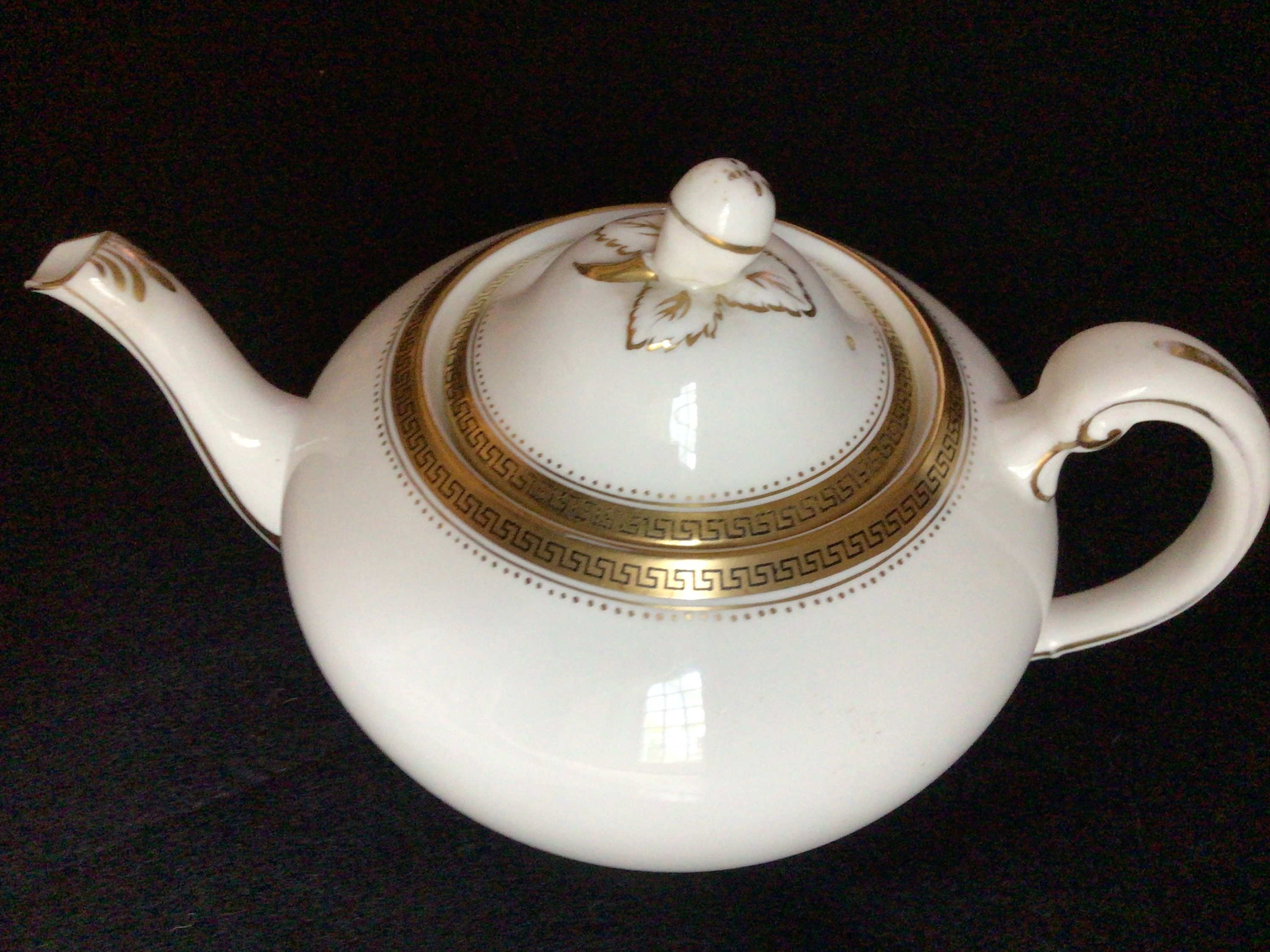 HARRODS Vintage White and Gold Teapot. Made in England by Plant Tuscan ...