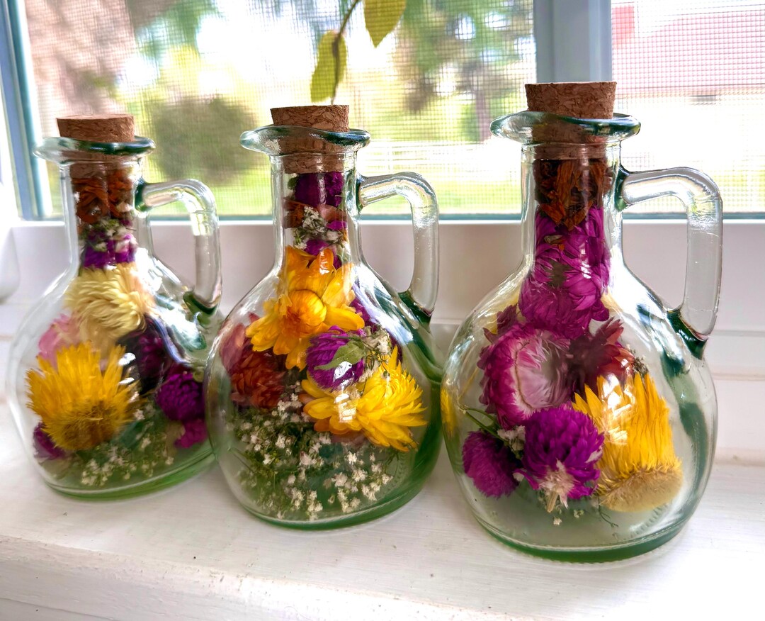 Flower Market Terrarium: Dried Flowers, Bookshelf & Boho Decor, Glass ...