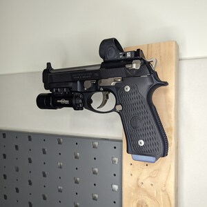 Magwell Mount for Beretta M9 / 92 - Wall | Handgun Holder Storage Rack ...