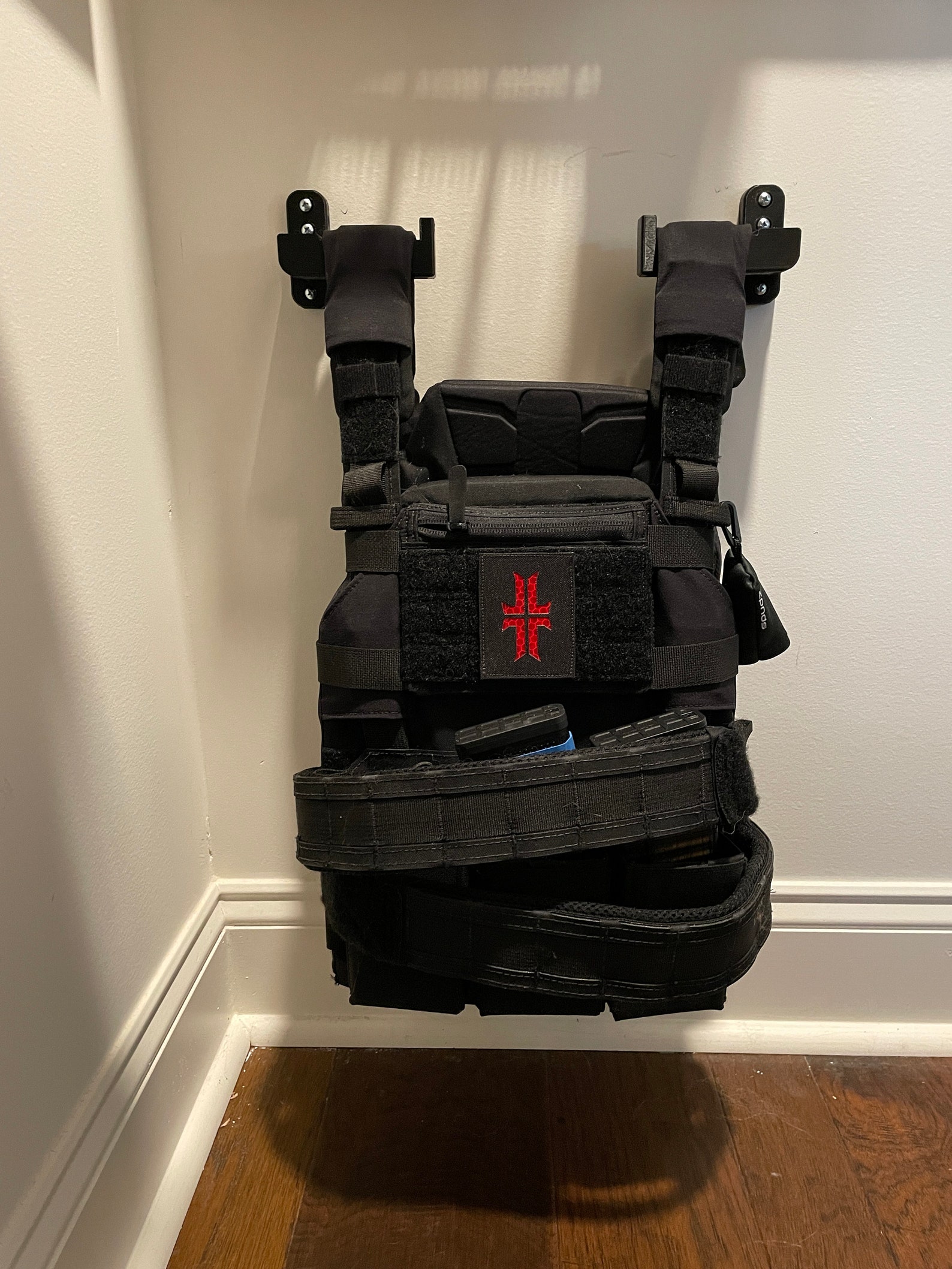 Plate Carrier / Body Armor Mount Wall Gear Holder Storage - Etsy
