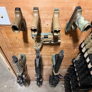 AR 15 Inline Vertical Magwell Mount - Wall | Rifle Holder Storage Rack ...