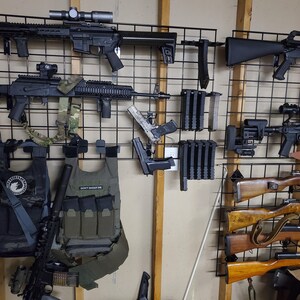 Plate Carrier / Body Armor Mount - Gridwall | Gear Holder Storage Rack ...