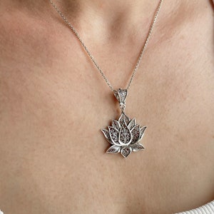 Sterling Silver Lotus Floral Women Pendant Necklace, 925 Silver Artisan ...
