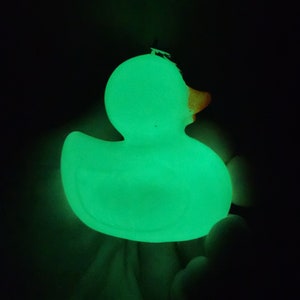 Glow in the Dark Rubber Duck Keychain is a Great Gift for Any Occasion ...