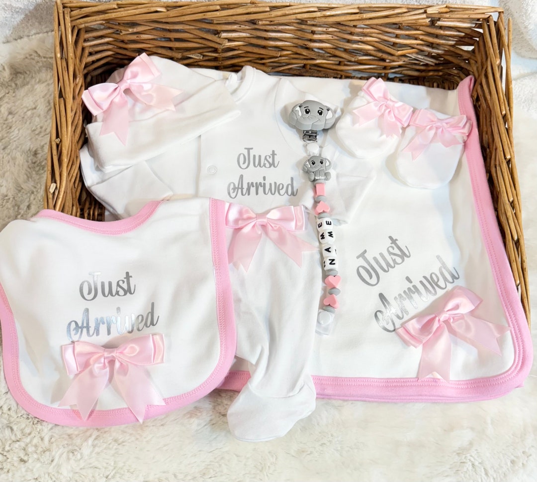 Newborn Baby Girl Homecoming Set, Sleepsuit/babygrow, Mitts, Hat ...
