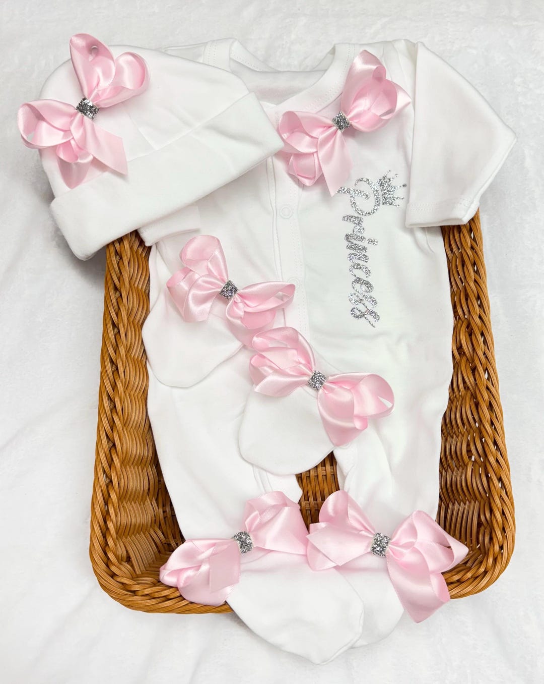 Newborn Baby Girl Homecoming Set, Sleepsuit/babygrow, Mitts, Hat ...