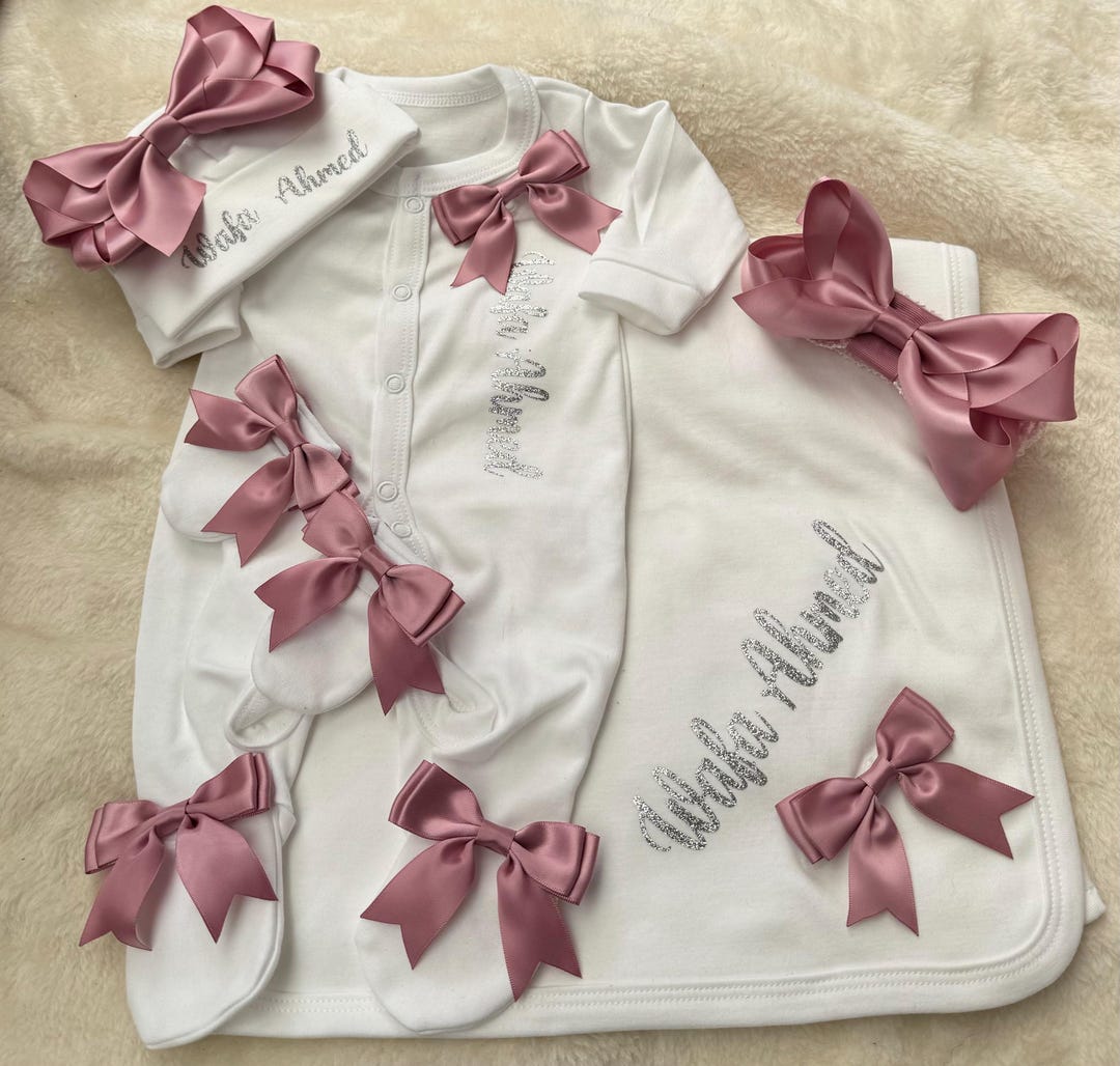 Newborn Baby Girl Homecoming Set, Sleepsuit/babygrow, Mitts, Hat ...