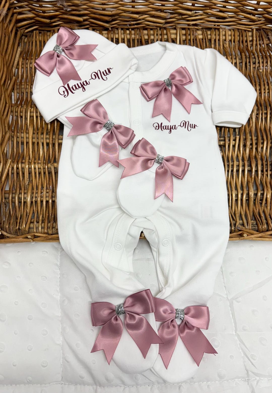 Newborn Baby Girl Homecoming Set, Sleepsuit/babygrow, Mitts, Hat ...