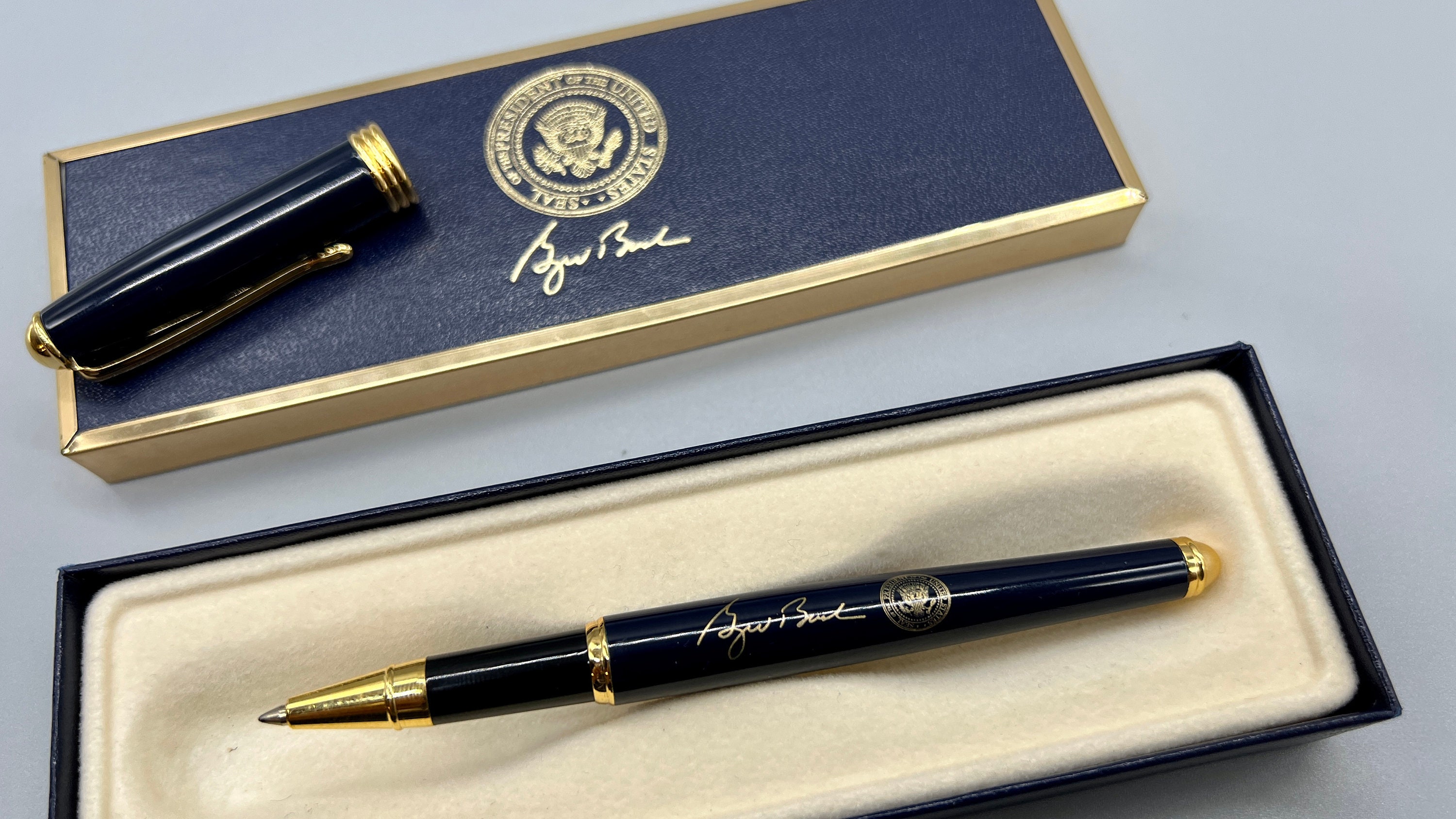 RARE President George W. Bush Signing Pen & Box WHITE - Etsy