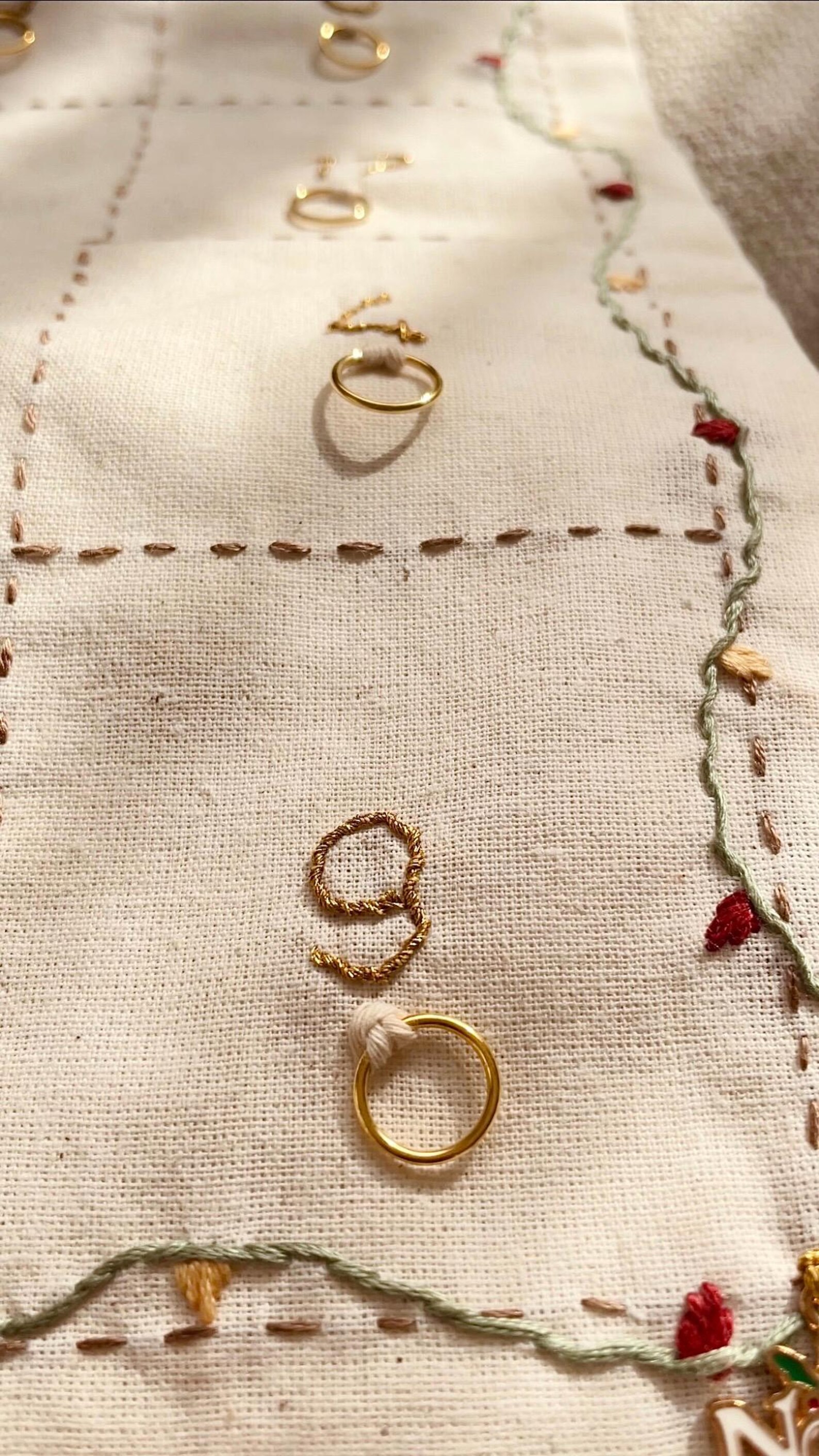 Handmade Christmas Countdown Calendar: Embroidered Cotton Advent ...