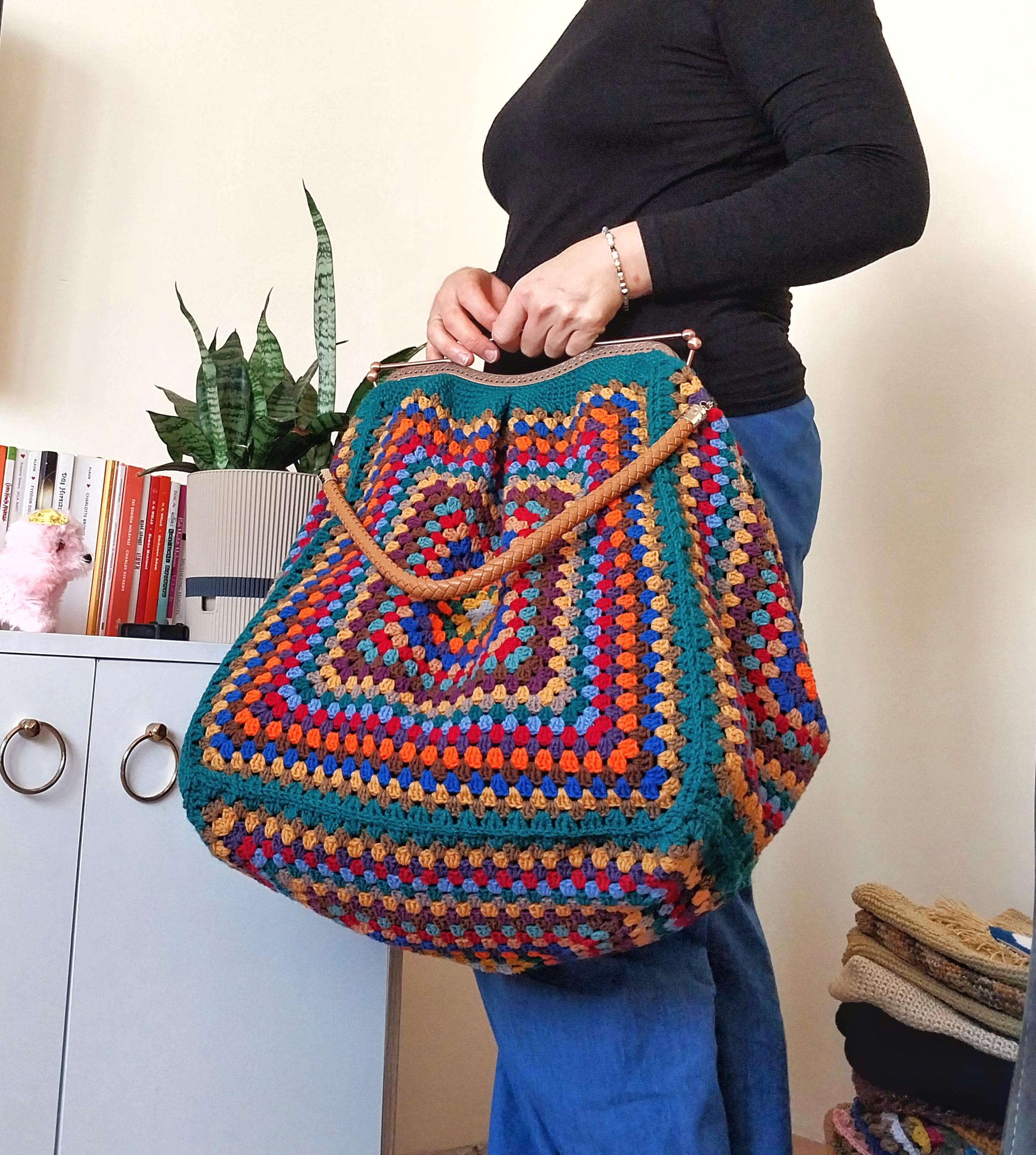 Vibrant XXL Granny Square Frame Bag Crochet Pattern | DIY Weekender Bag ...