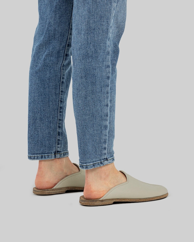 Flexible Sole Shoes Buffalo Leather Slippers: Breathable Barefoot Style ...