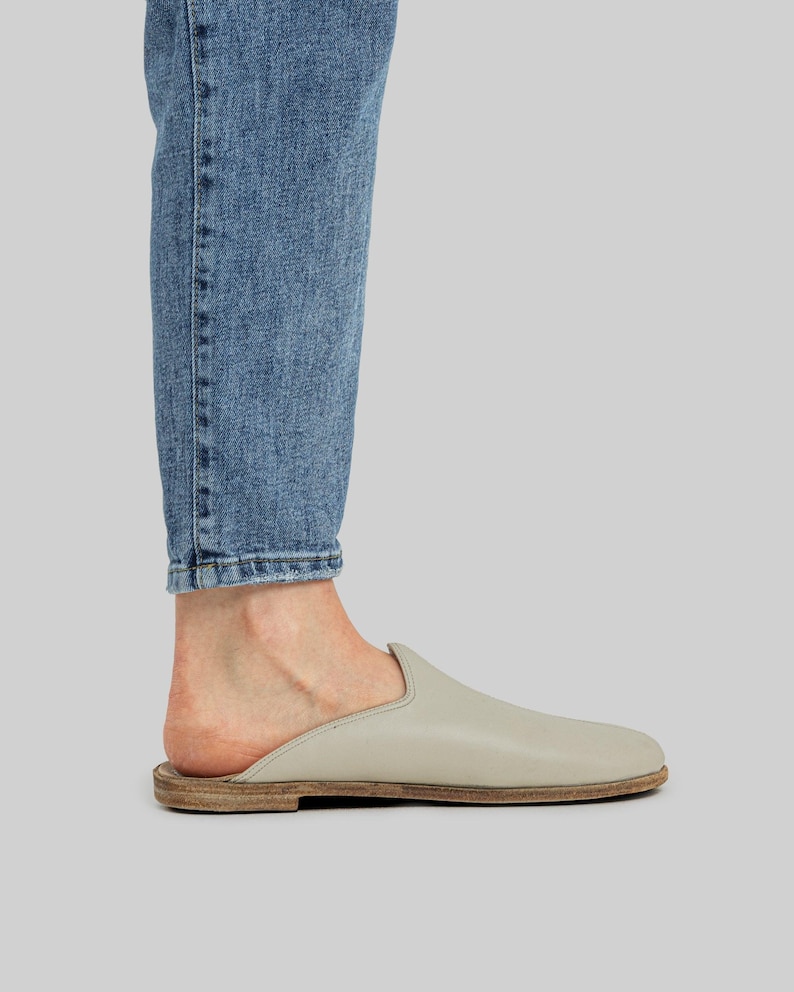 Flexible Sole Shoes Buffalo Leather Slippers: Breathable Barefoot Style ...