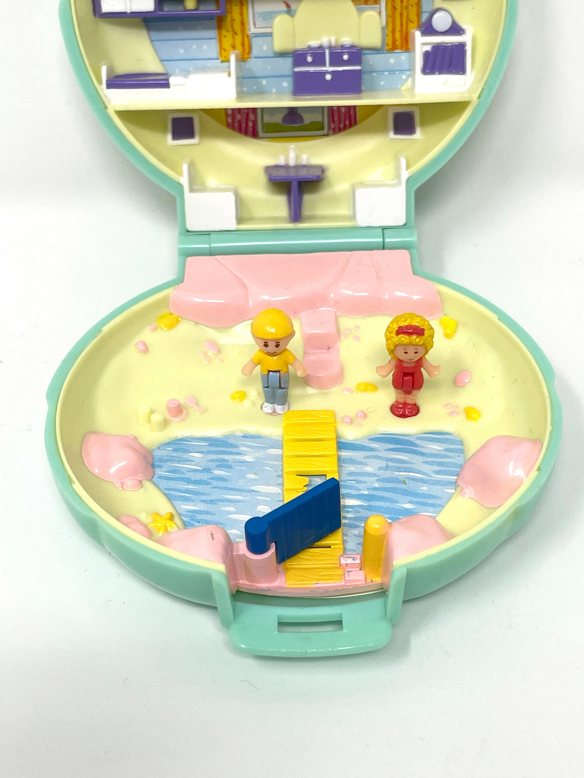 1989 Bluebird Polly Pocket Beach House. 100% Complete in Good used ...