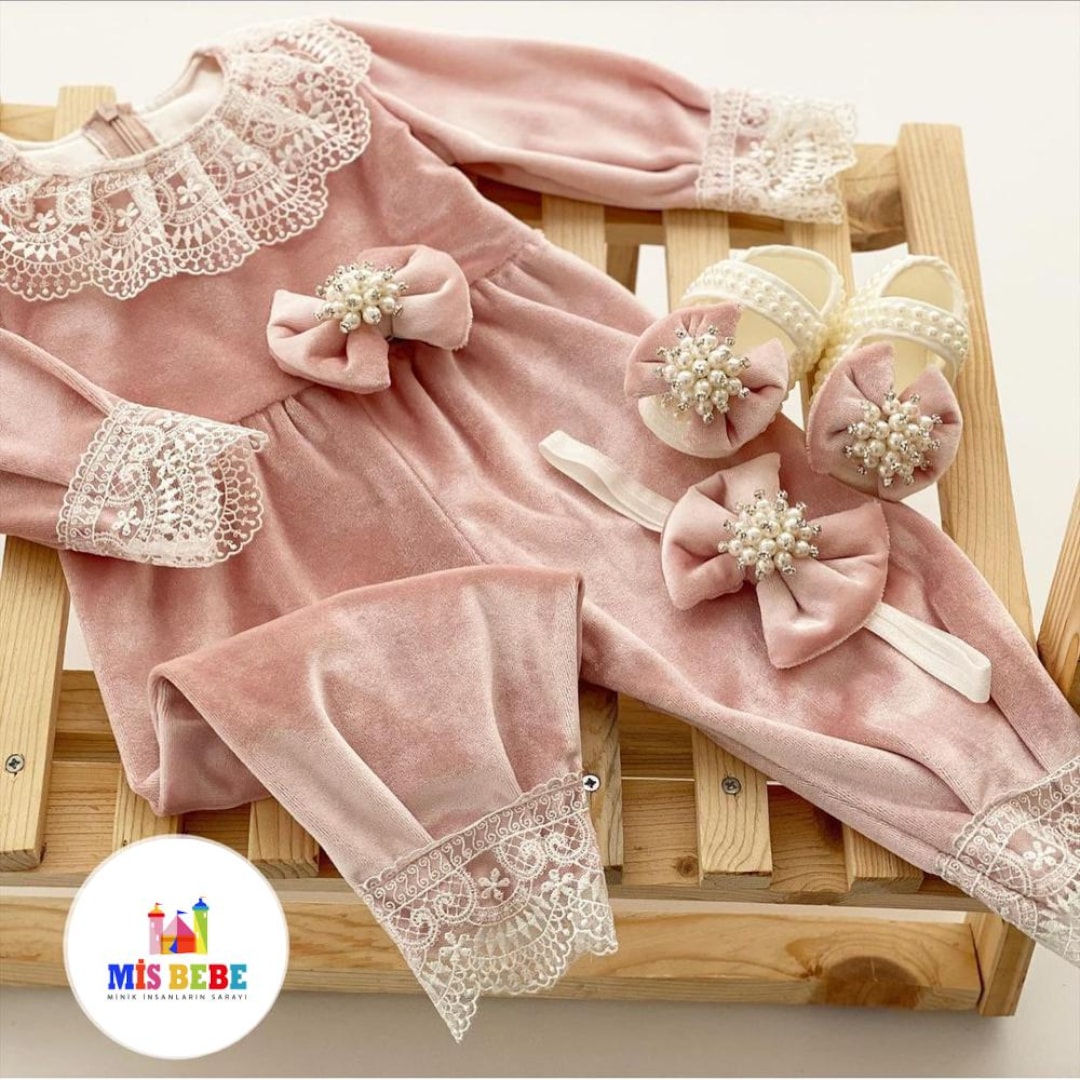 Handmade Baby Girl Velvet Outfit With Pearl Bow – Lace Newborn Romper ...
