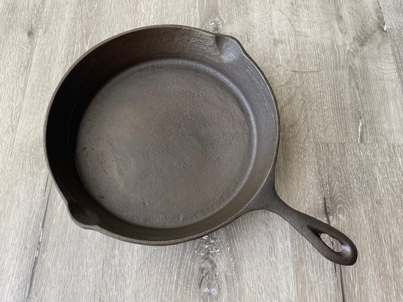 Unmarked #8 Cast Iron Skillet, Restored & Triple-seasoned - Etsy