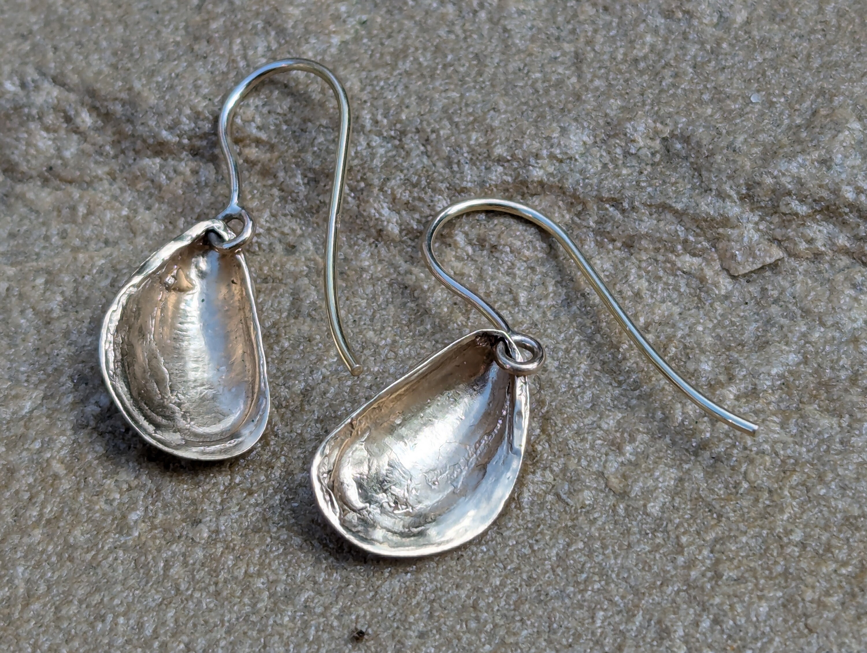 9ct Solid Gold Mussel Shell Drop Earrings - Etsy