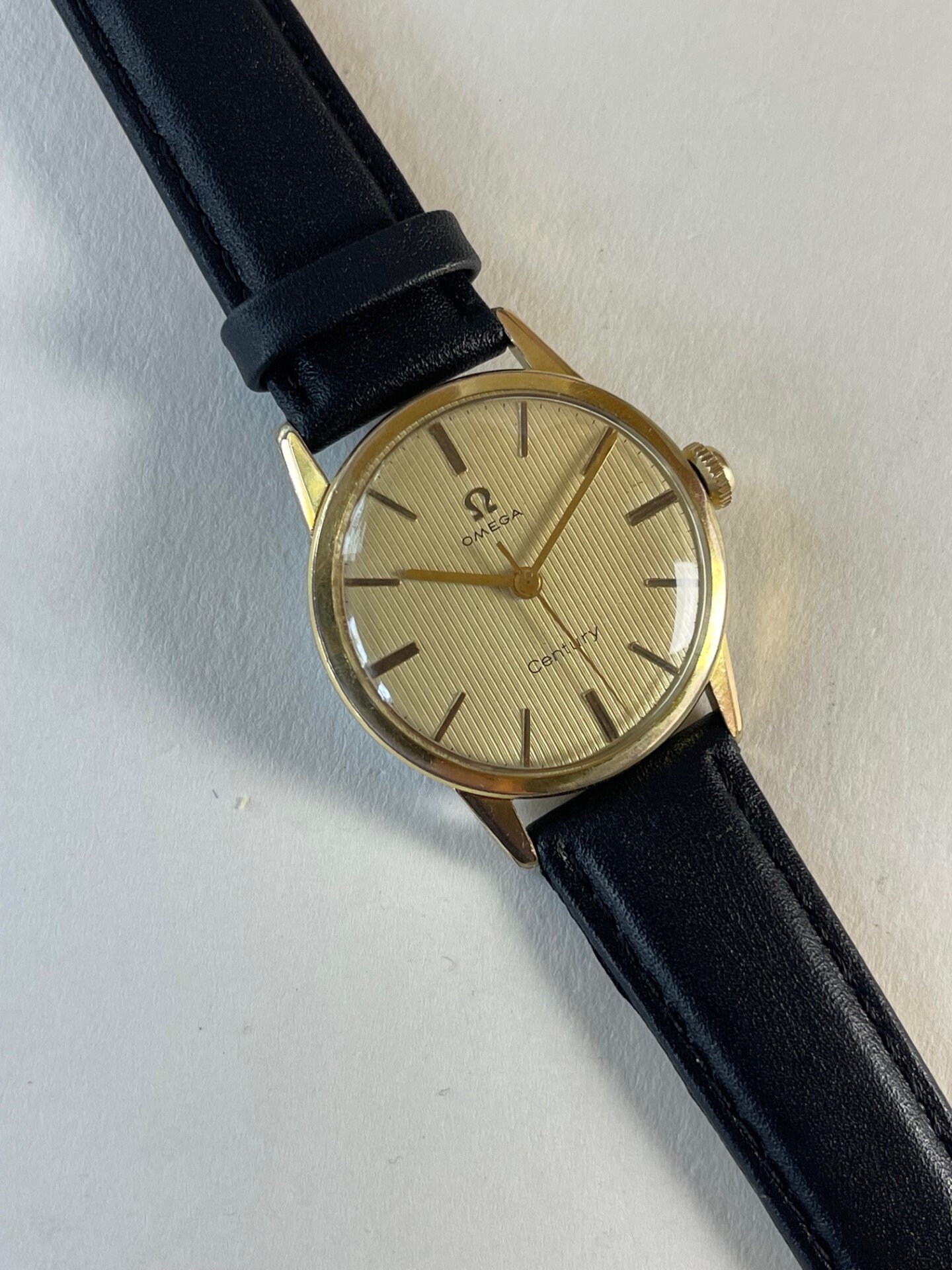 Omega Century Gold Capped Textured Dial Cal.285 Ref.14714-61-sc Vintage ...