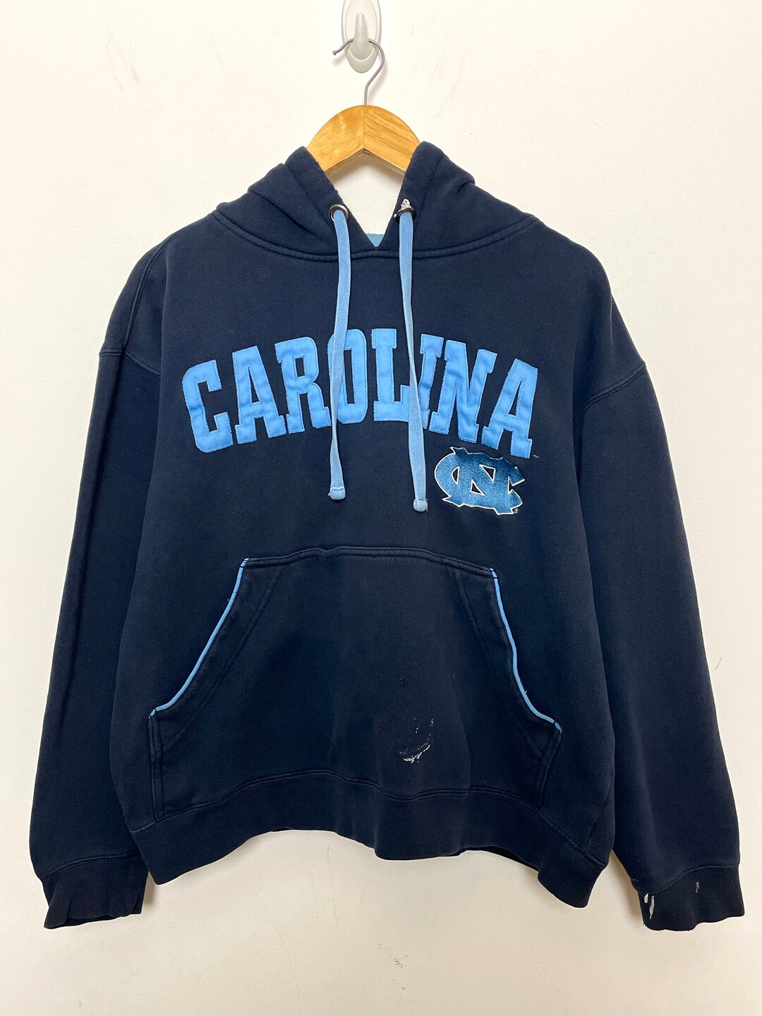 Vintage UNC North Carolina Tar Heels Spell Out Logo Graphic Pullover ...