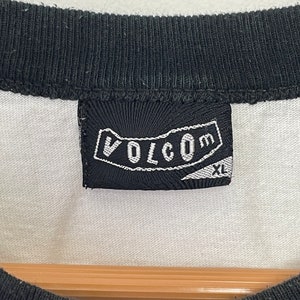 Vintage Y2K Volcom Surfwear Spell Out Graphic Ringer Tee Shirt (size ...