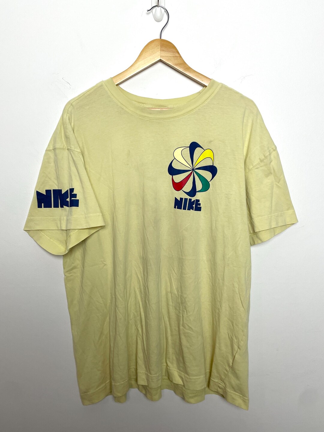 Nike Pinwheel Graphic Tee Shirt (size Adult XL) - Etsy