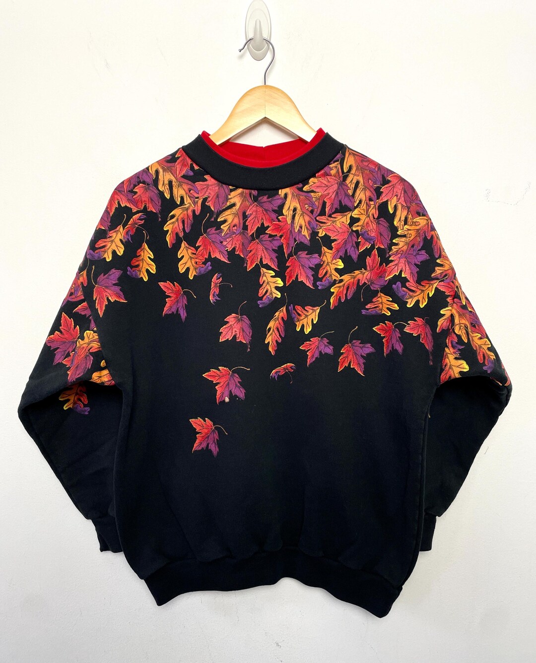 Vintage 1990s Vibrant Autumn Leaves Fall Season Nature Graphic Ringer Crewneck Sweatshirt (size ...