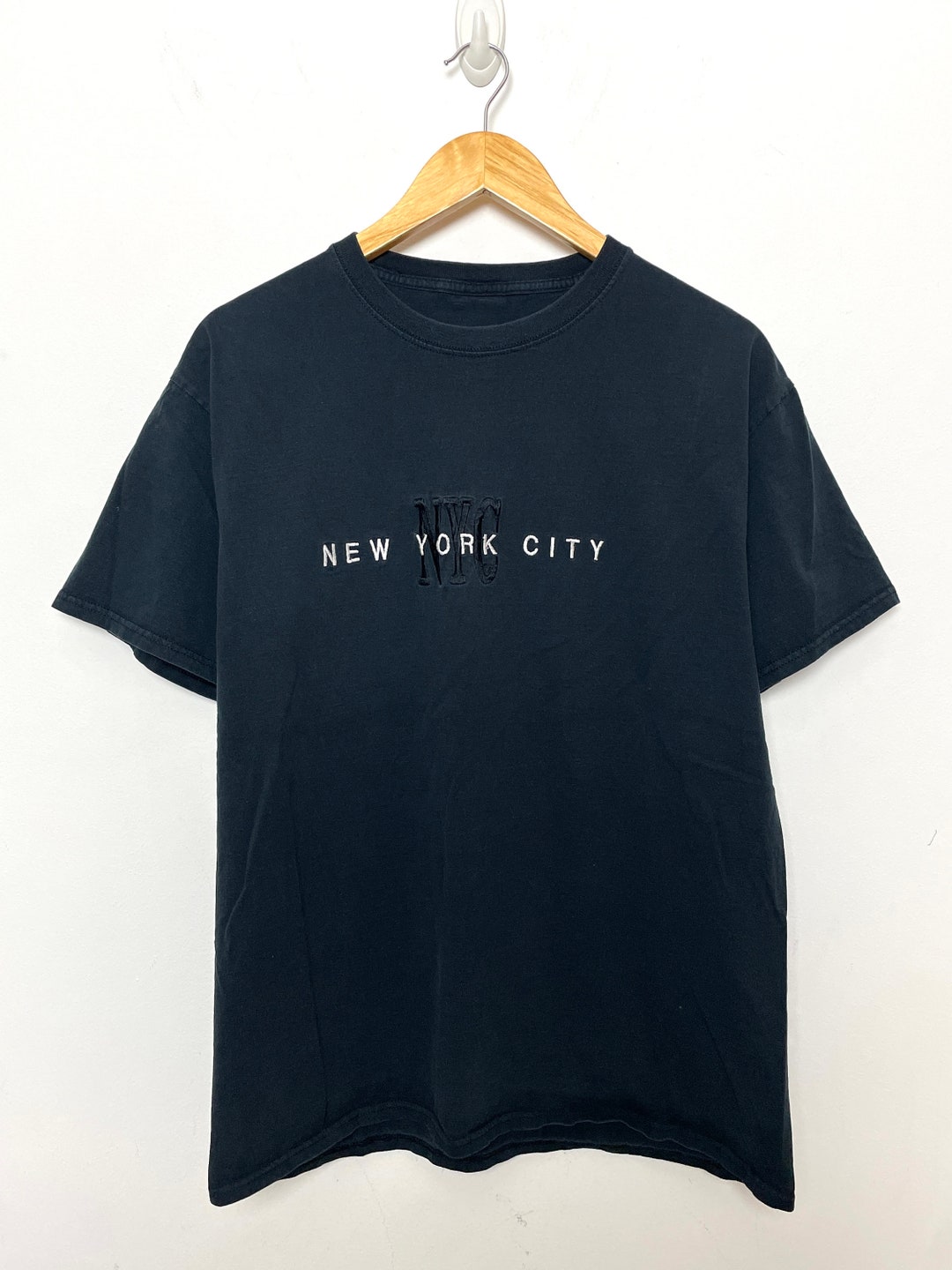 Vintage 1990s New York City Embroidered Spell Out Graphic Tee Shirt ...