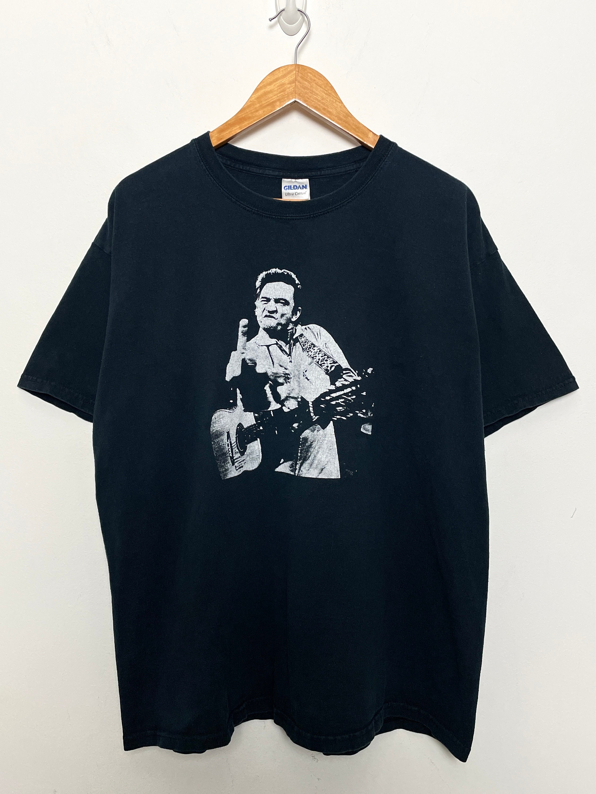 Vintage Johnny Cash Middle Finger Graphic Country Music Acoustic Guitar ...