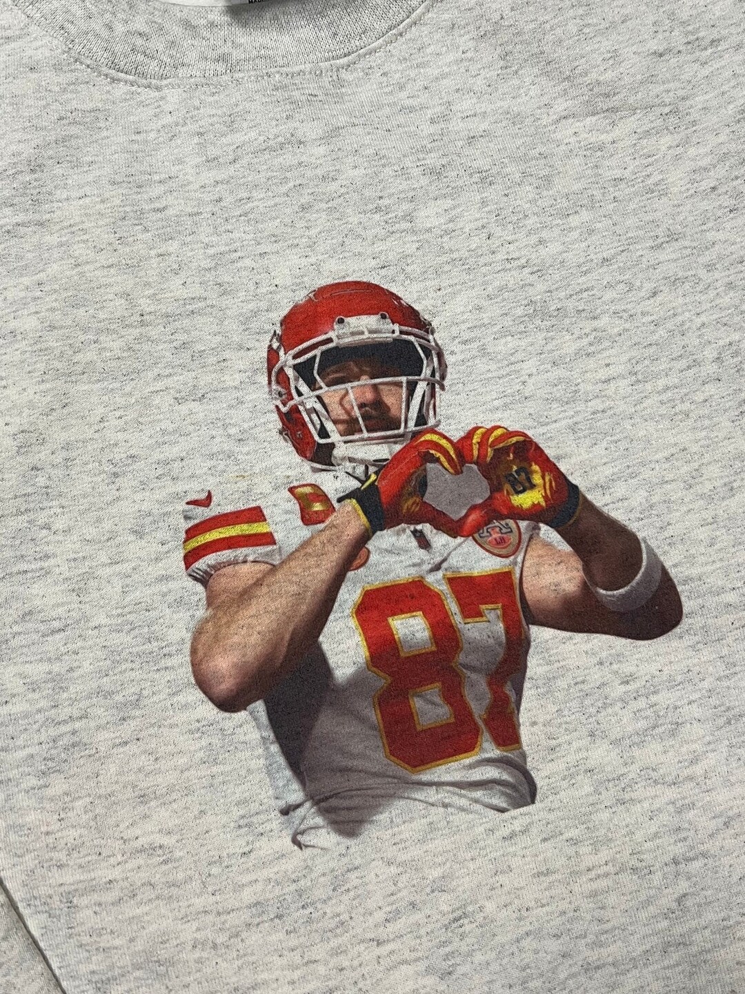 Travis Kelce Taylor Swift Heart, Kansas City, Football, Chiefs, 87 ...