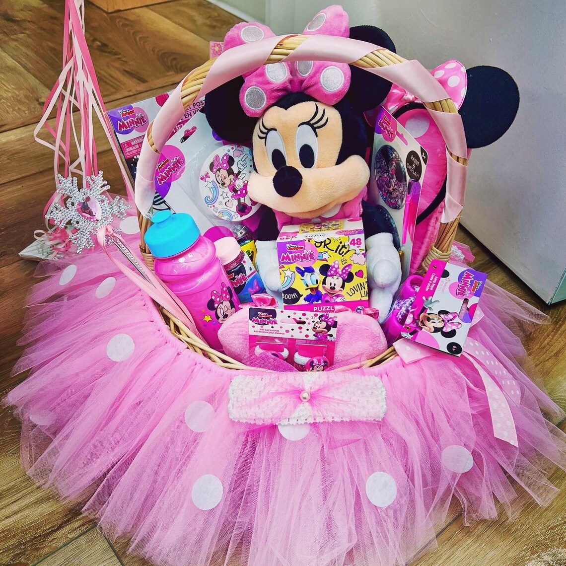 Minnie Mouse Gift Basket - Etsy