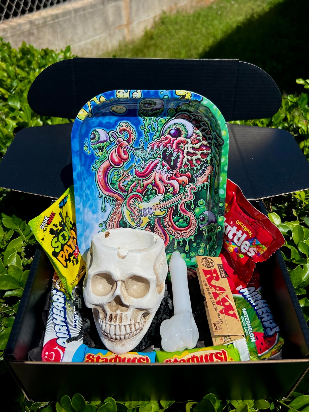 Smoker Essentials Boo Spooky Skull Gift Box Bundle for Men or Women Set ...