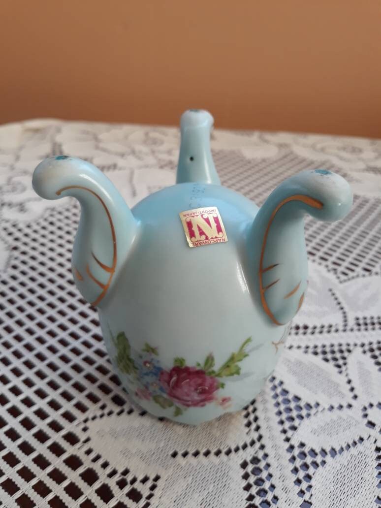 Napco Ceramic Footed Vase on the Shape of Cracked Egg - Etsy